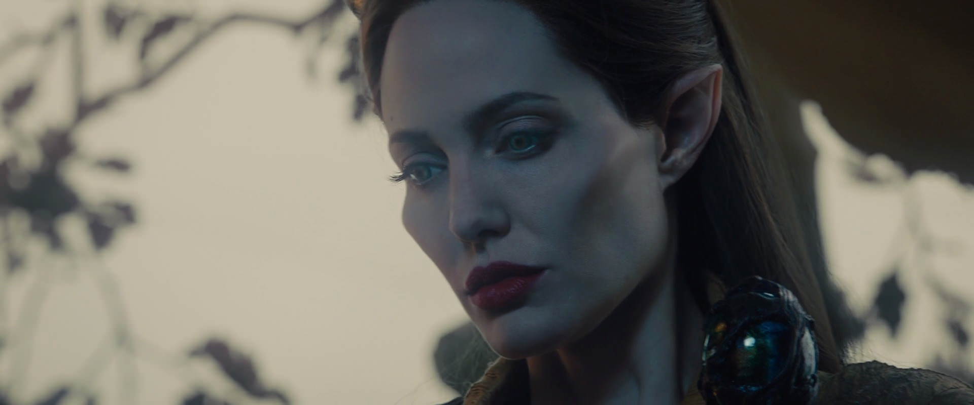Maleficent (2014) - Animation Screencaps.com