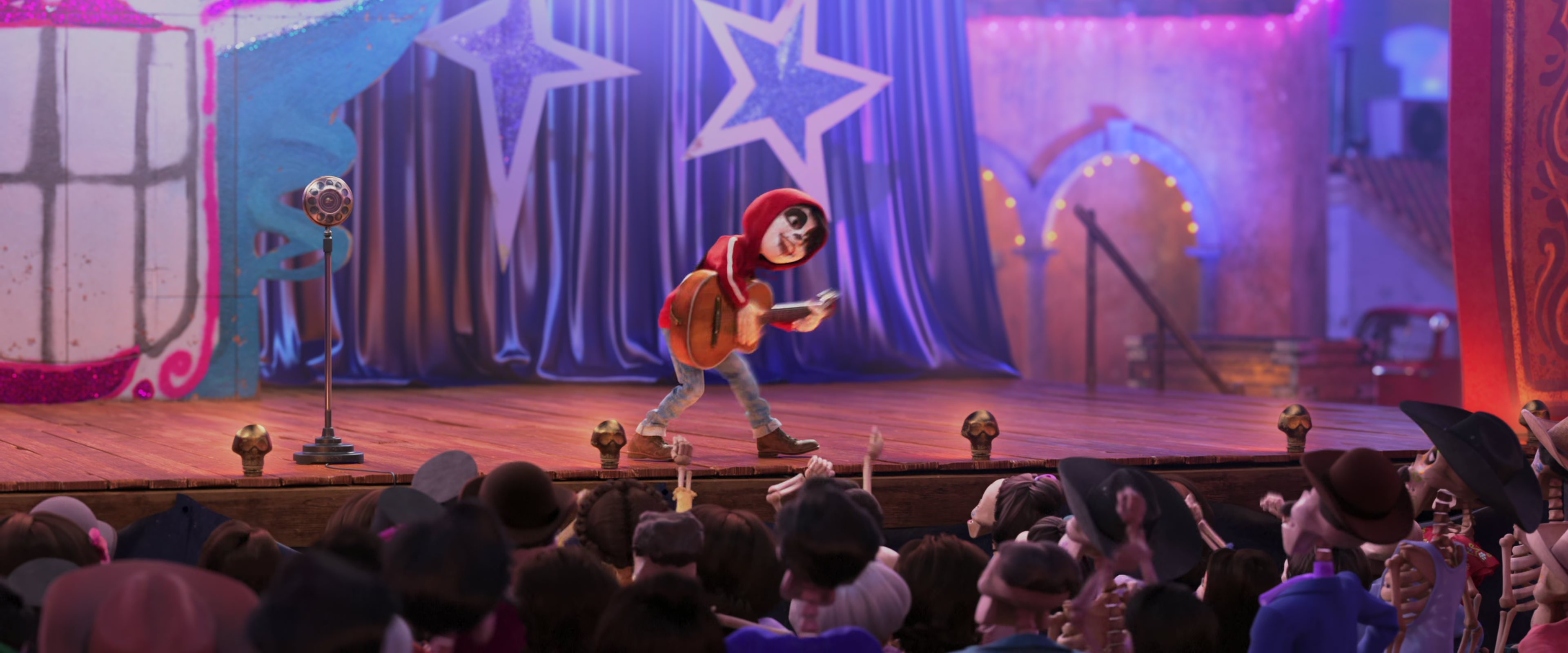 Coco (2017) [4K] - Animation Screencaps.com