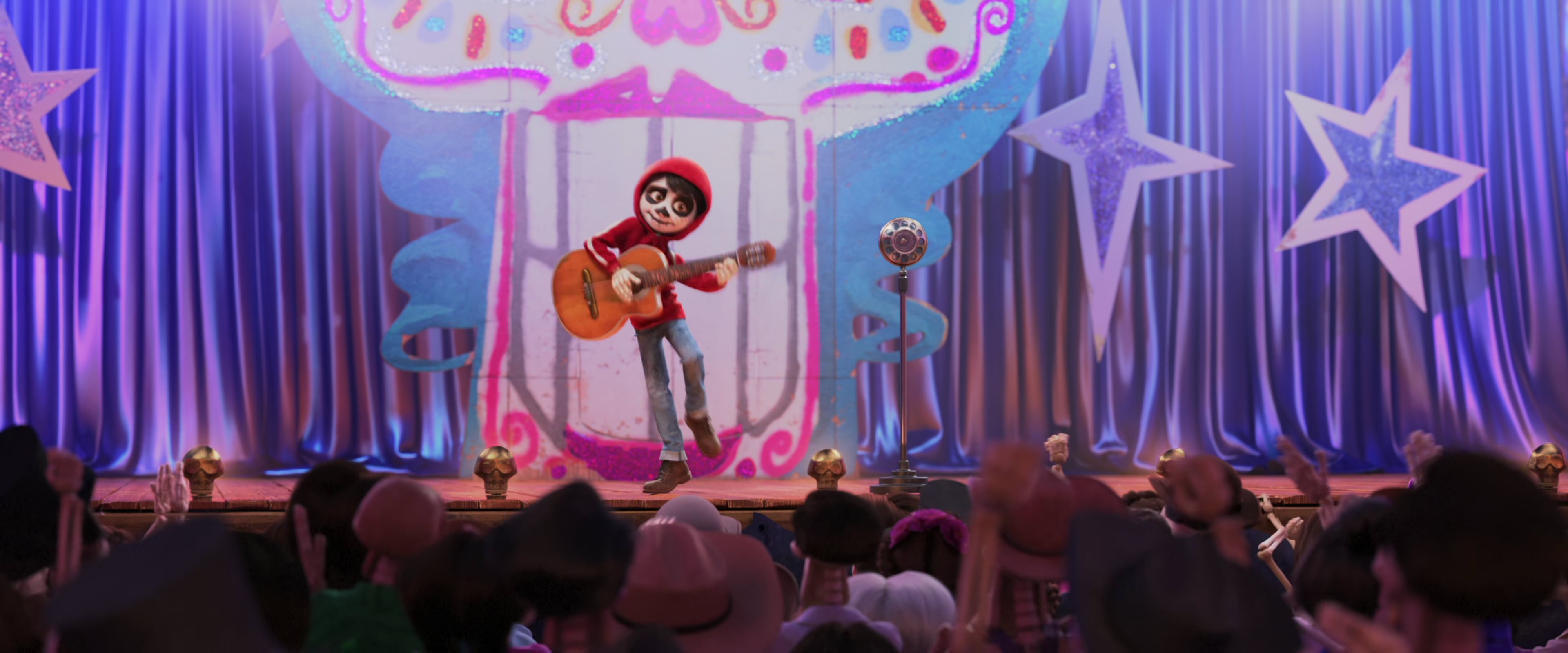 Coco (2017) [4K] - Animation Screencaps.com