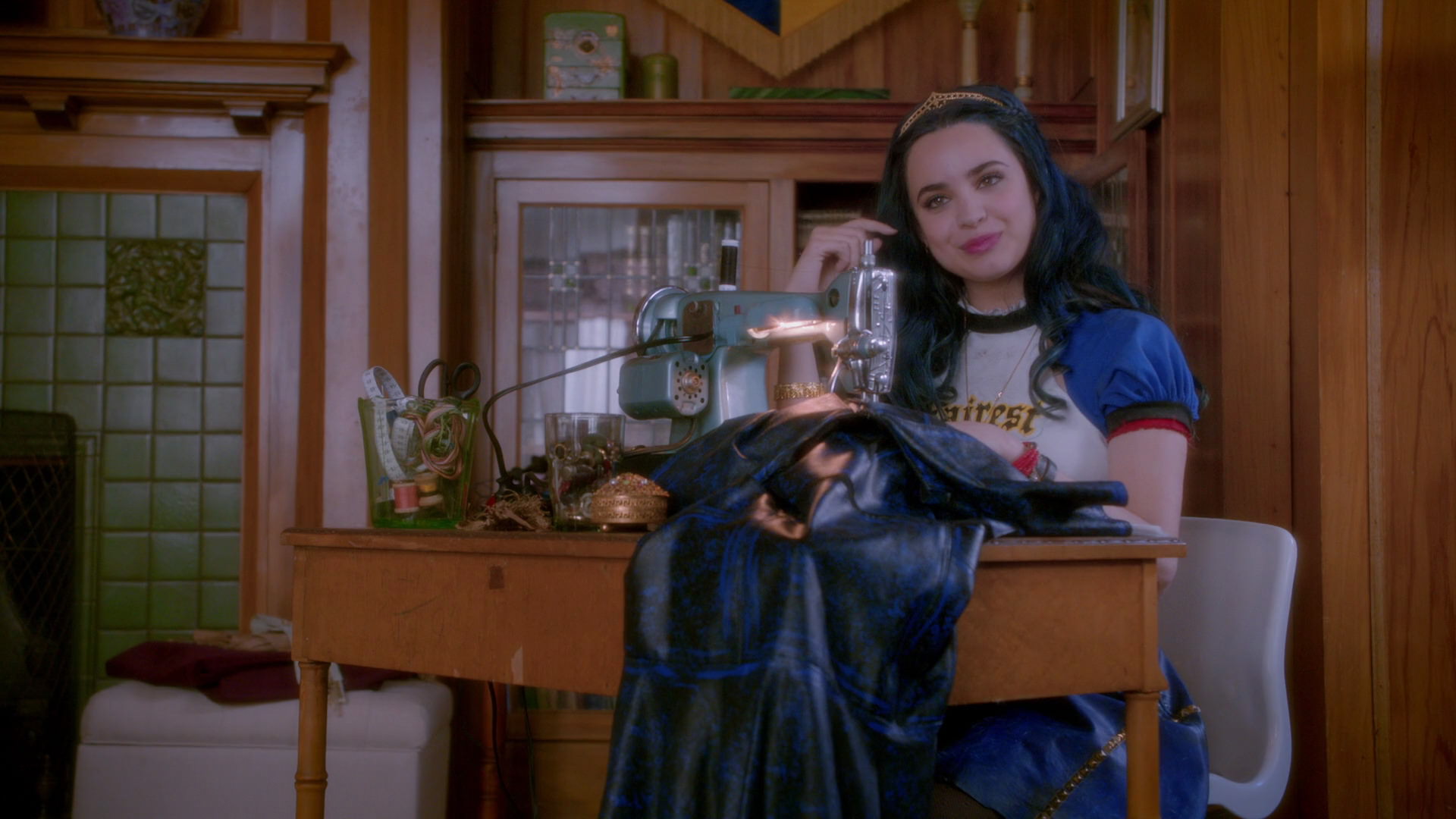 Descendants 2 (2017) - Animation Screencaps.com