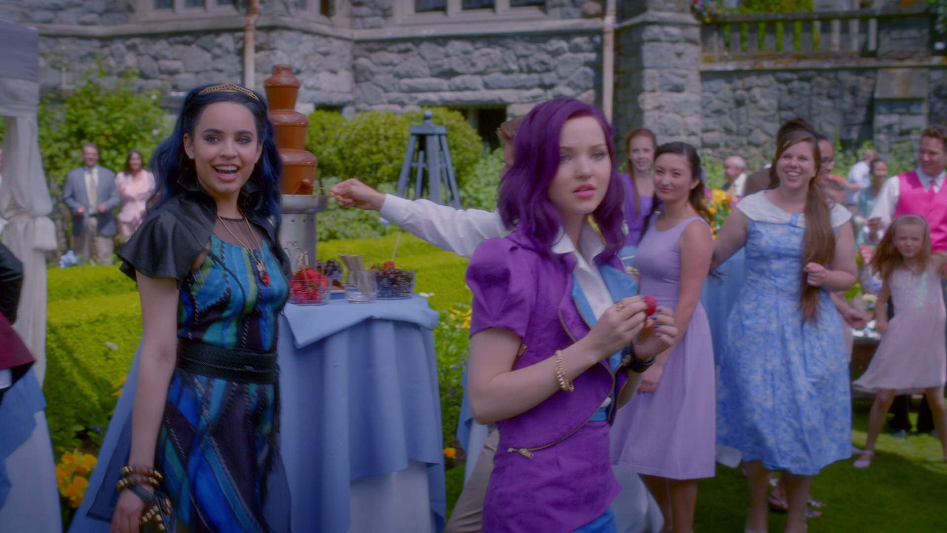 Descendants 2 (2017) - Animation Screencaps.com