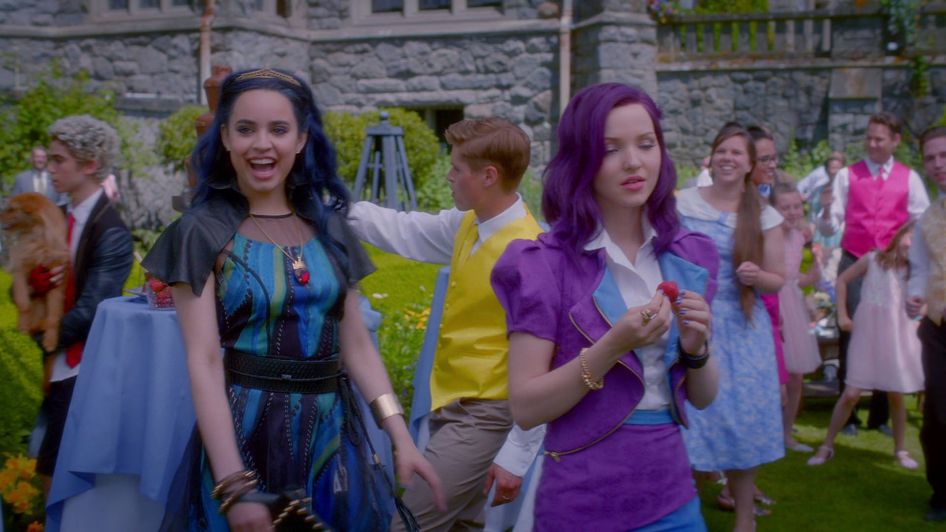 Descendants 2 (2017) - Animation Screencaps.com