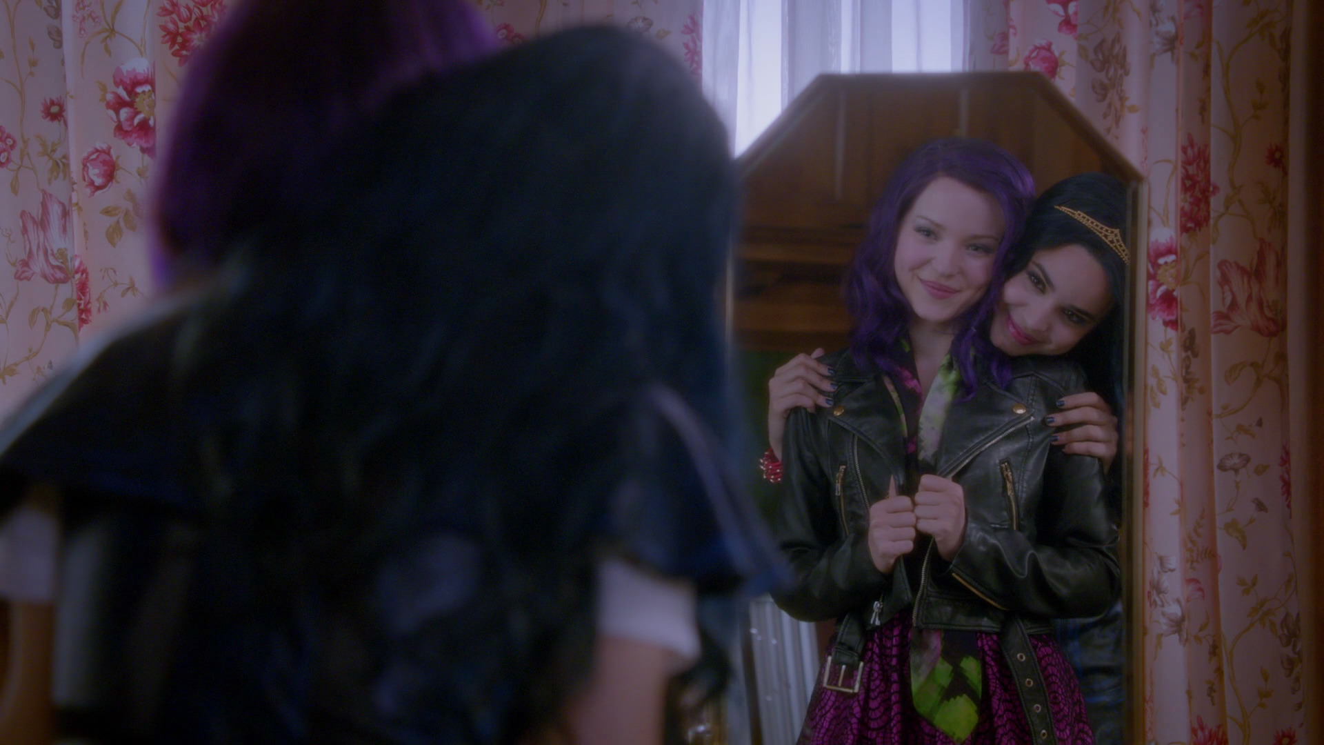 Descendants 2 (2017) - Animation Screencaps.com