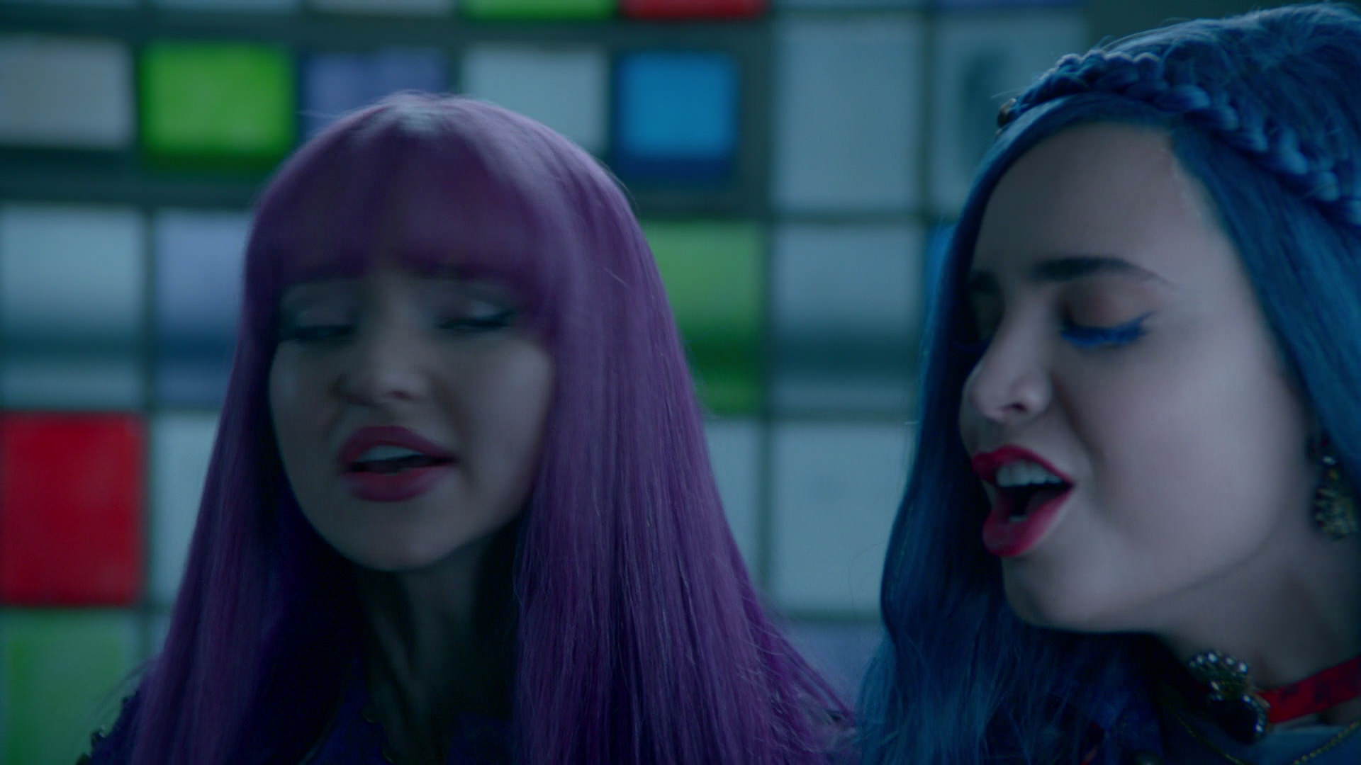 Descendants 2 (2017) - Animation Screencaps.com