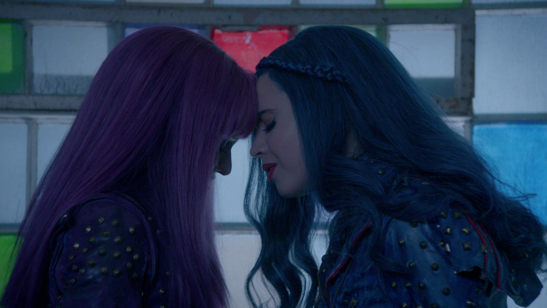 Descendants 2 (2017) - Animation Screencaps.com