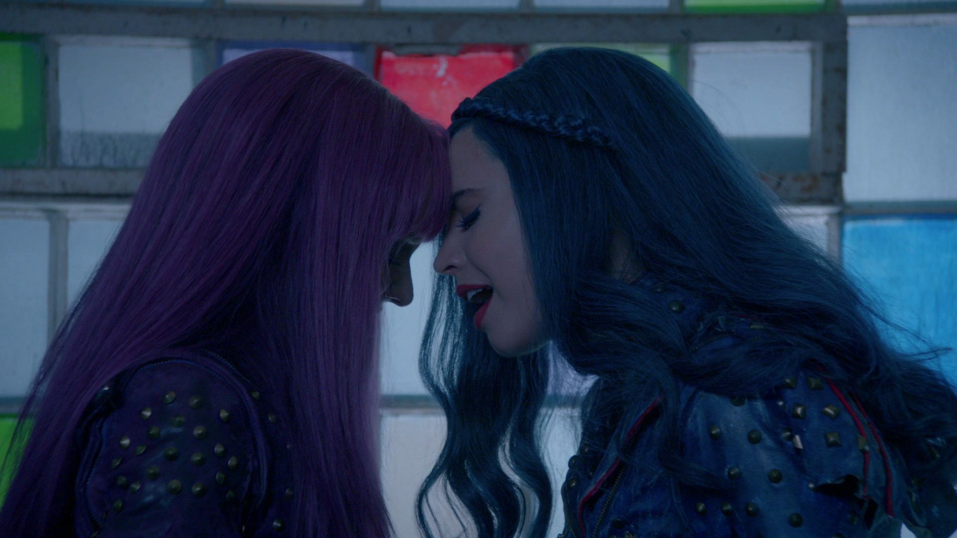 Descendants 2 (2017) - Animation Screencaps.com