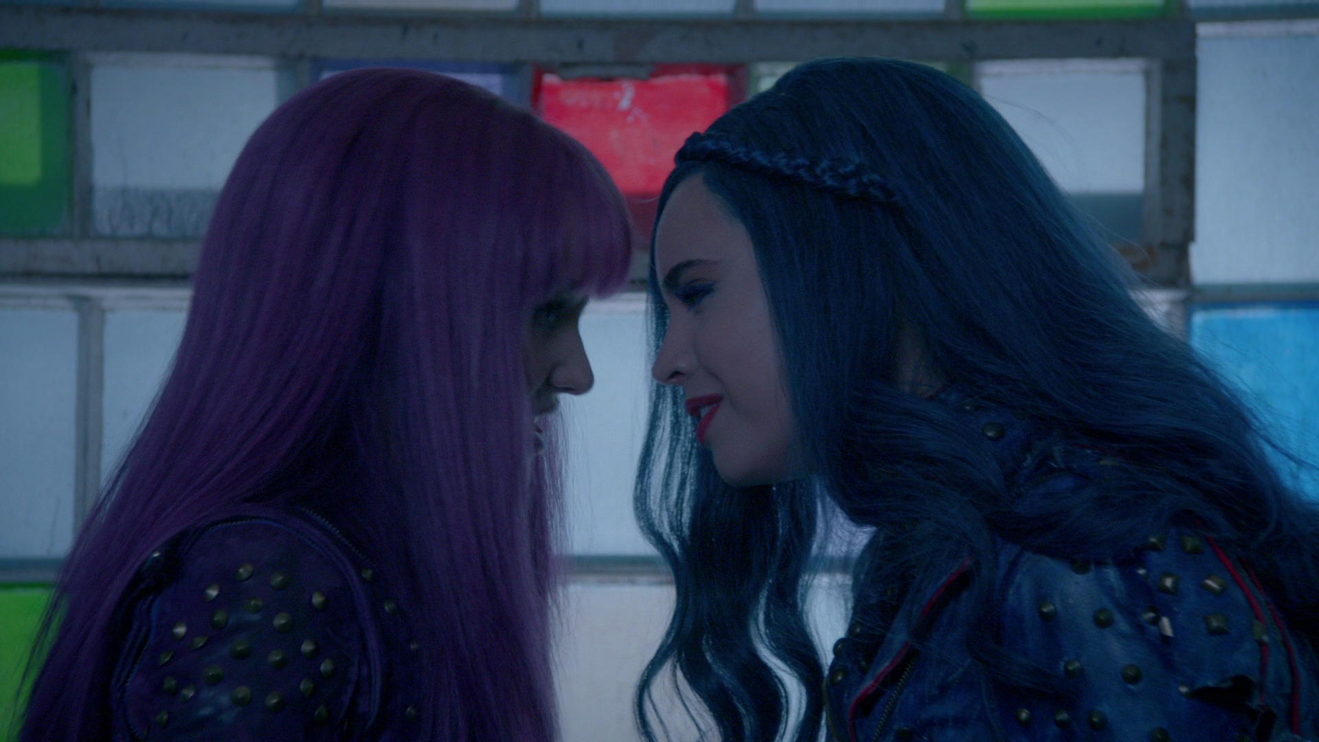 Descendants 2 (2017) - Animation Screencaps.com