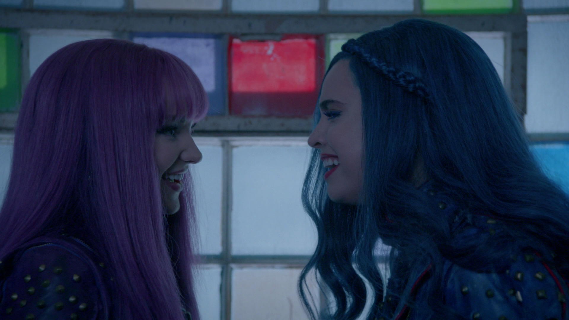 Descendants 2 (2017) - Animation Screencaps.com