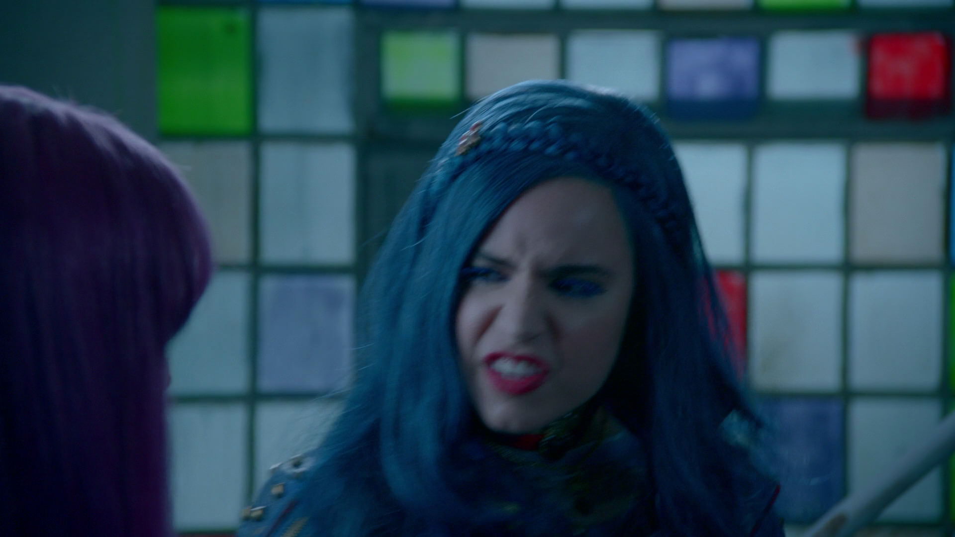 Descendants 2 (2017) - Animation Screencaps.com