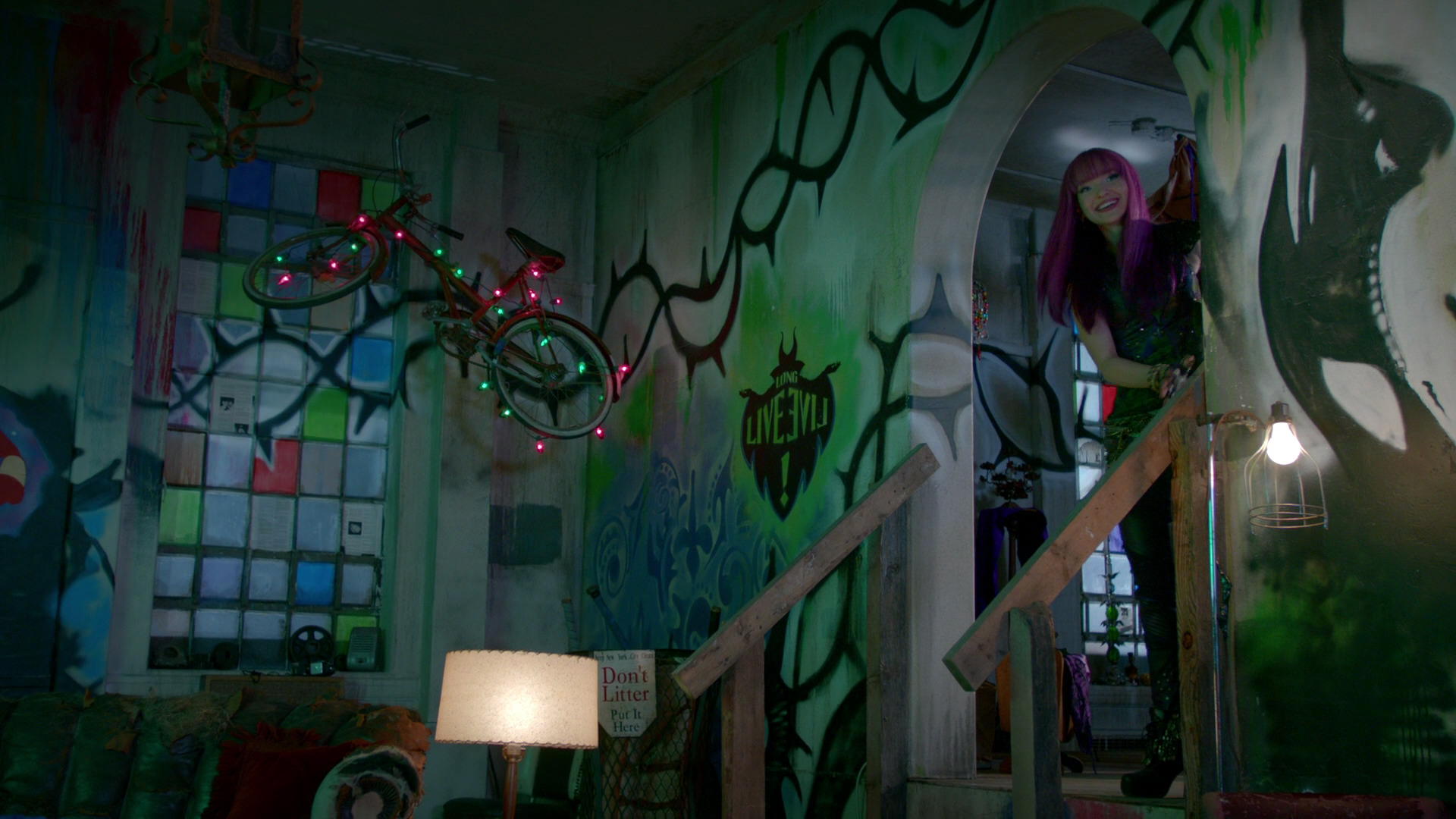 Descendants 2 (2017) - Animation Screencaps.com