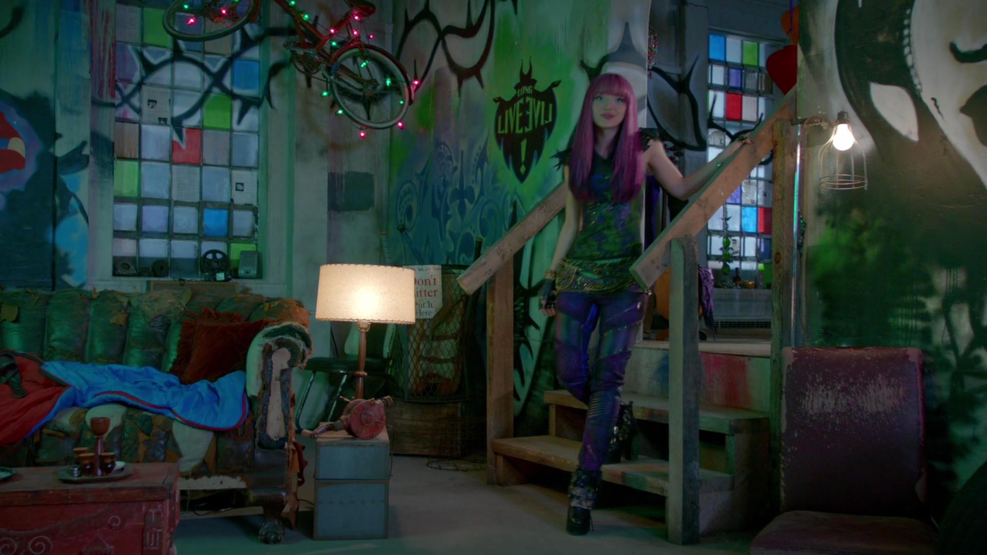 Descendants 2 (2017) - Animation Screencaps.com