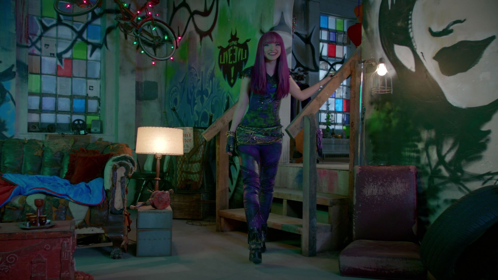 Descendants 2 (2017) - Animation Screencaps.com