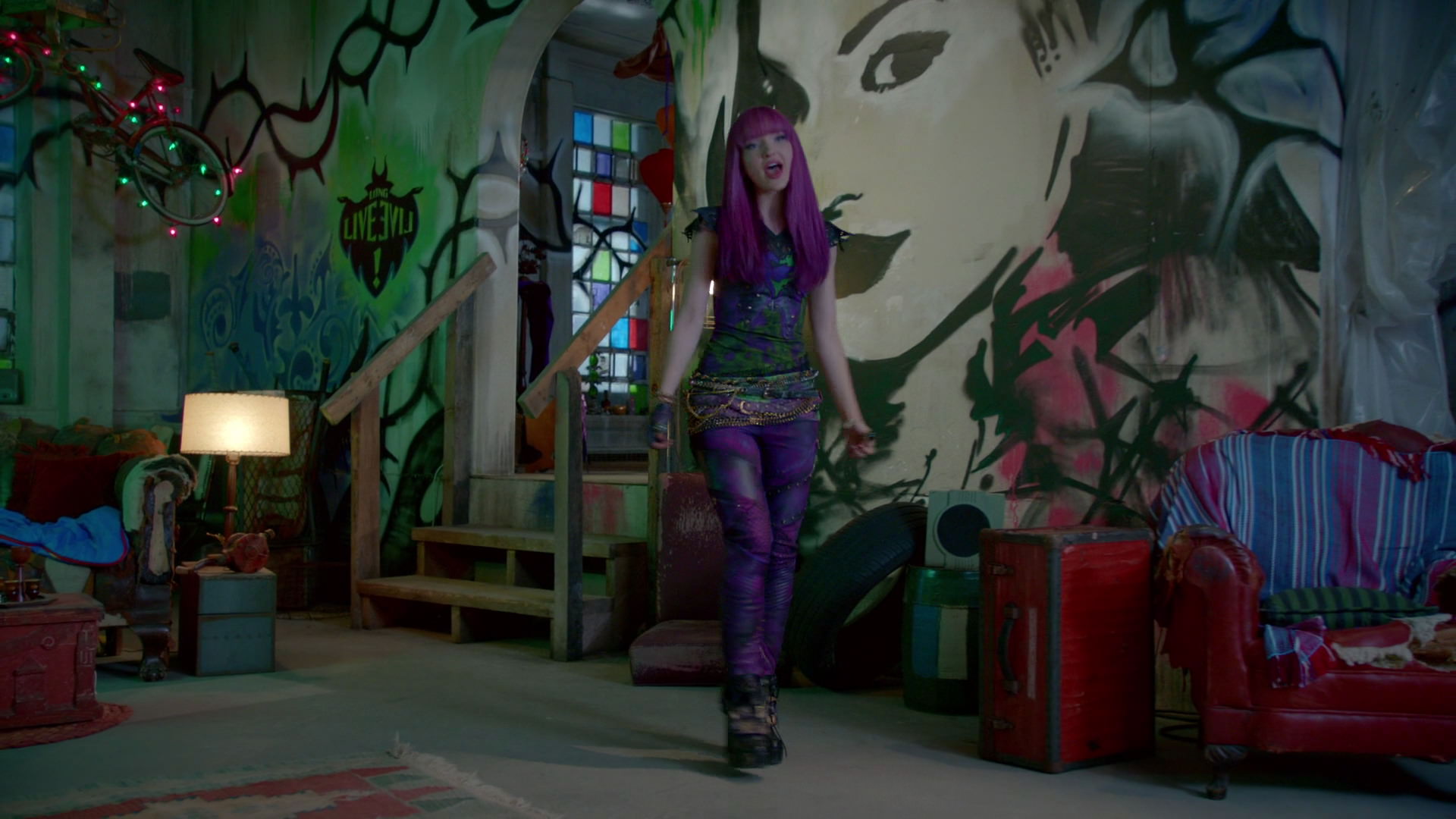 Descendants 2 (2017) - Animation Screencaps.com