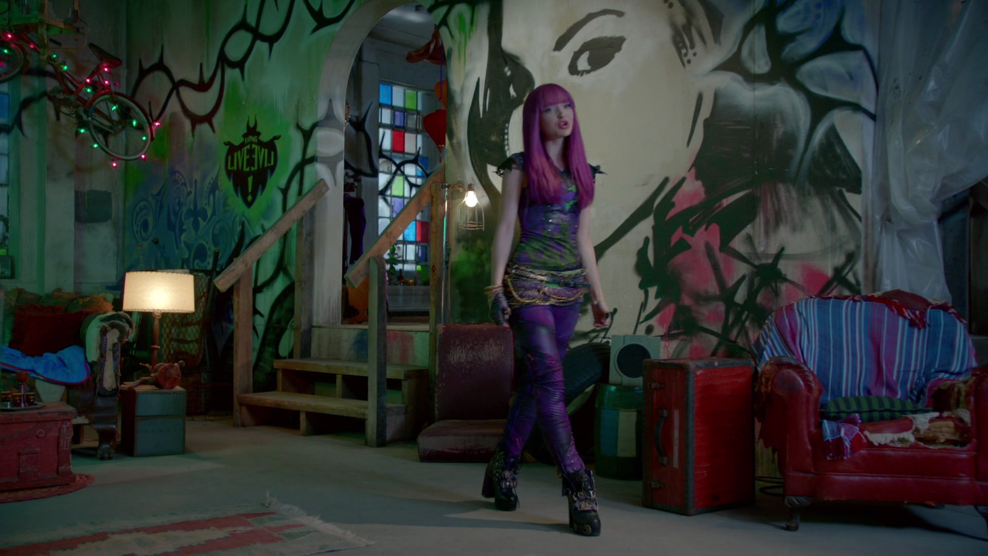 Descendants 2 (2017) - Animation Screencaps.com