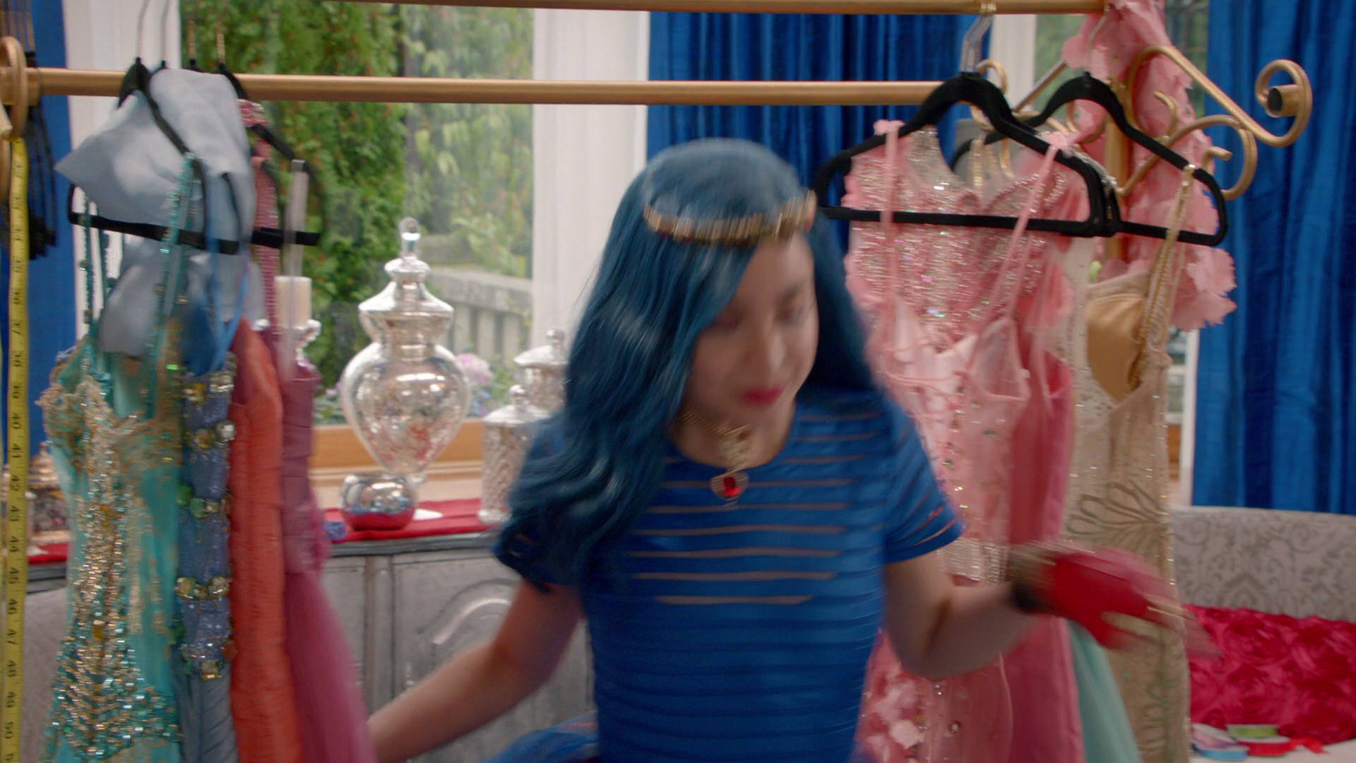 Descendants 2 (2017) - Animation Screencaps.com