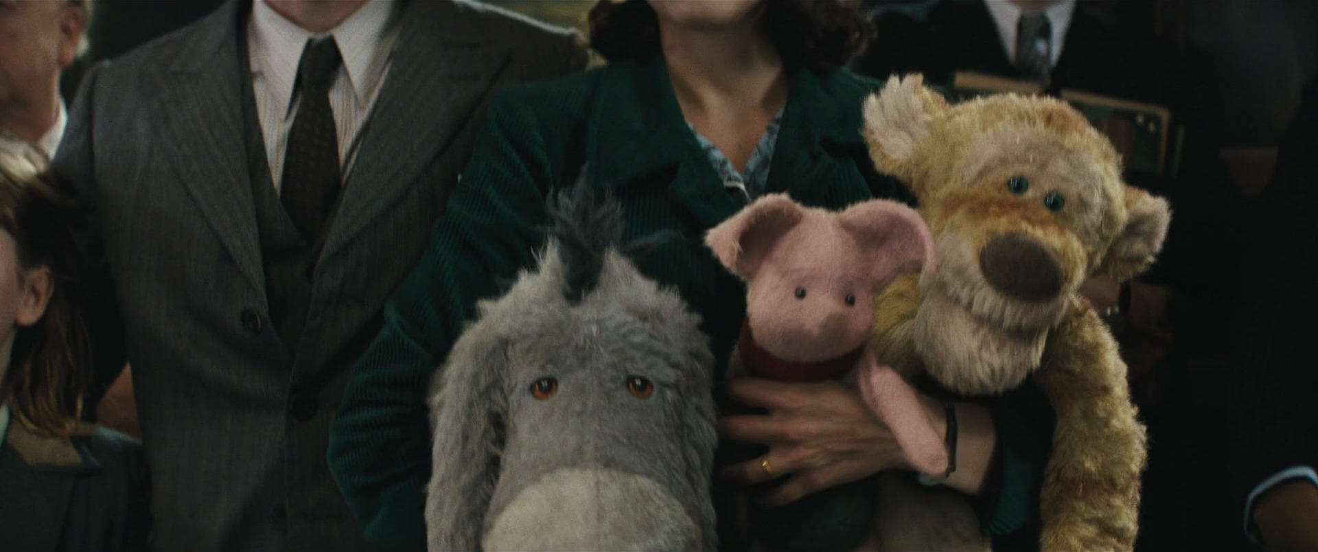 Christopher Robin (2018) - Animation Screencaps.com