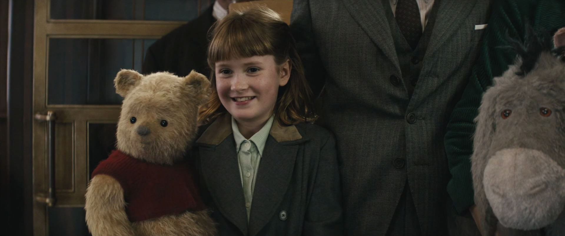 Christopher Robin (2018) - Animation Screencaps.com