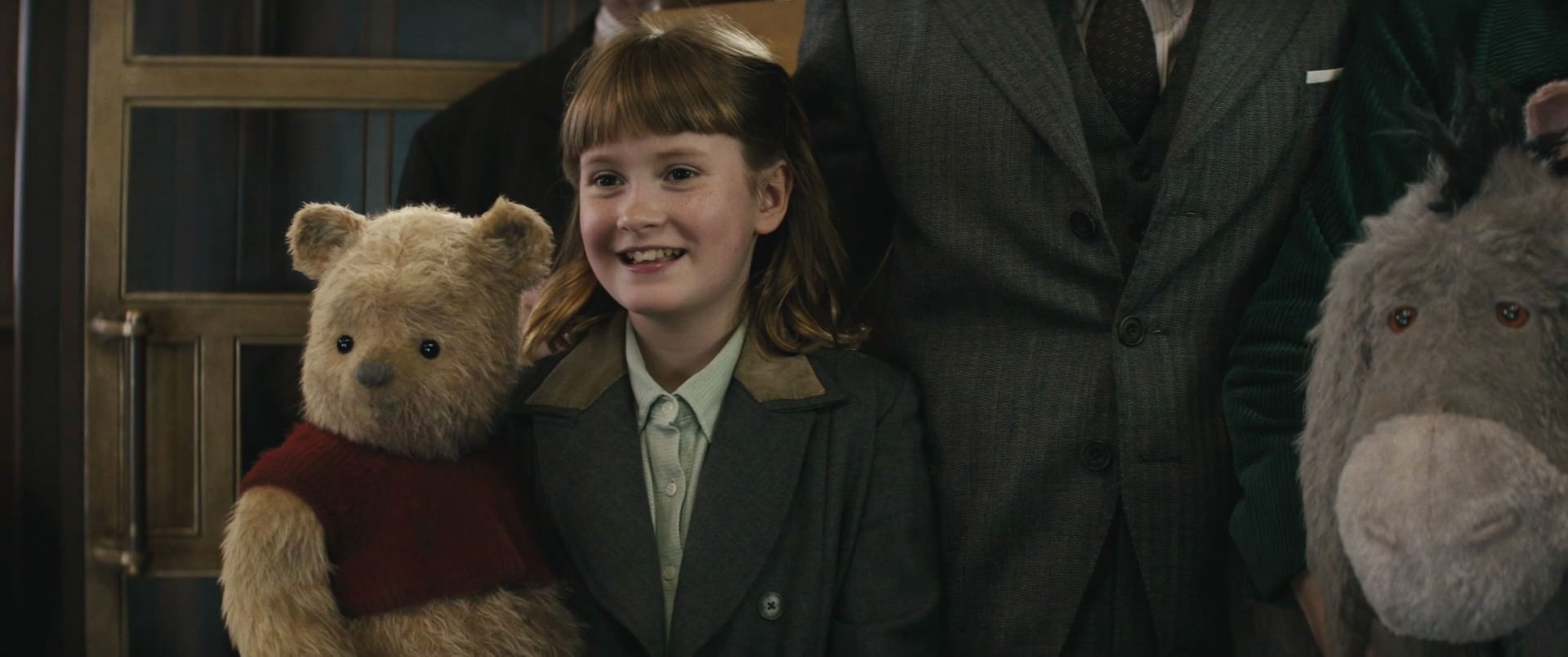 Christopher Robin (2018) - Animation Screencaps.com