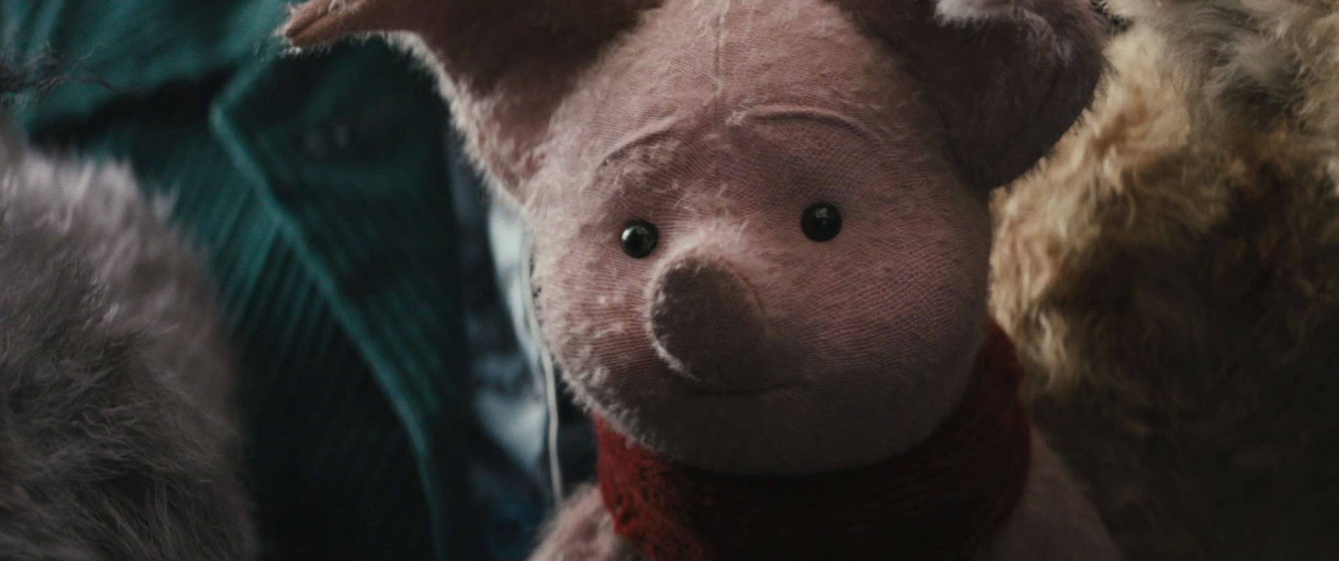 Christopher Robin (2018) - Animation Screencaps.com