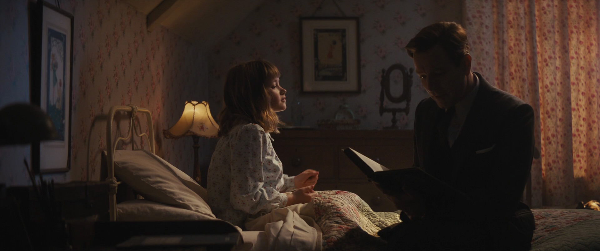 Christopher Robin (2018) - Animation Screencaps.com