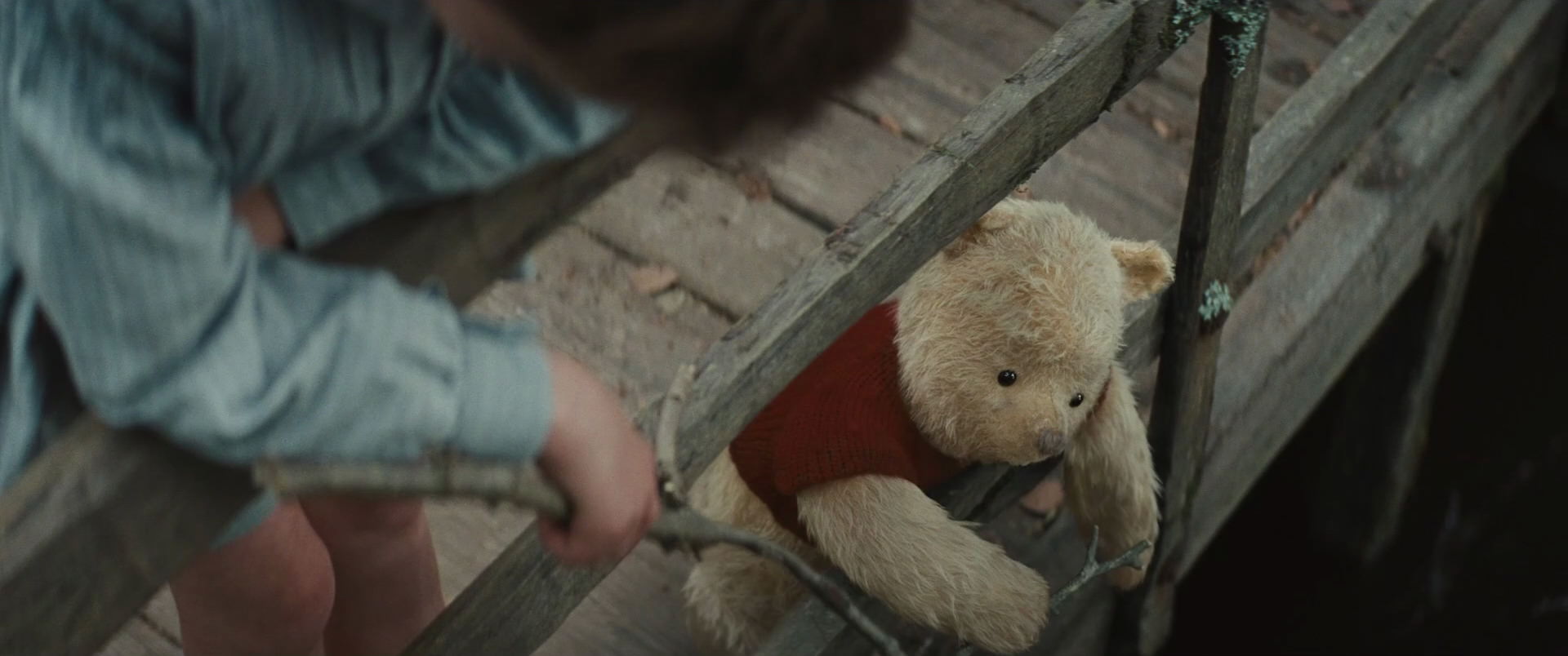 Christopher Robin (2018) - Animation Screencaps.com