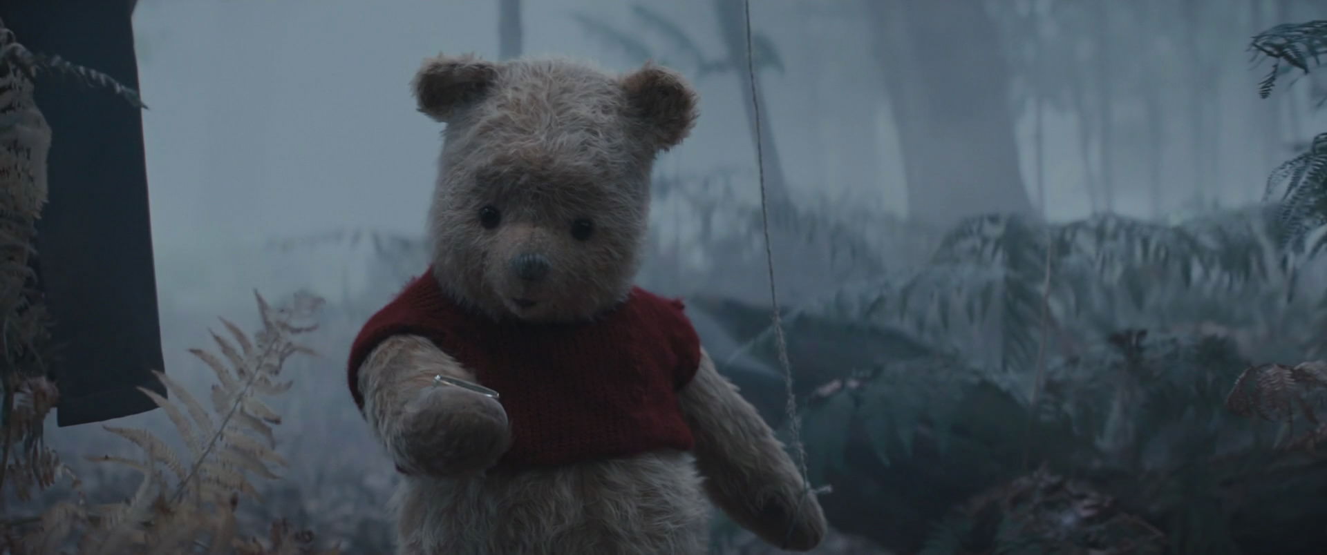 Christopher Robin (2018) - Animation Screencaps.com