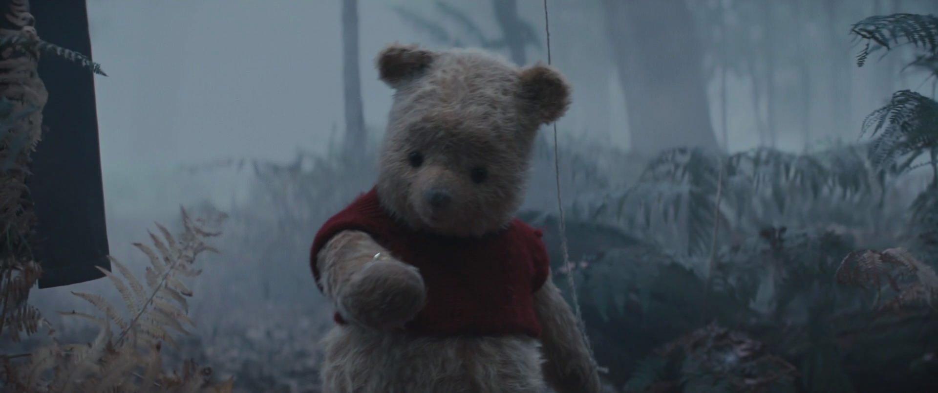 Christopher Robin (2018) - Animation Screencaps.com