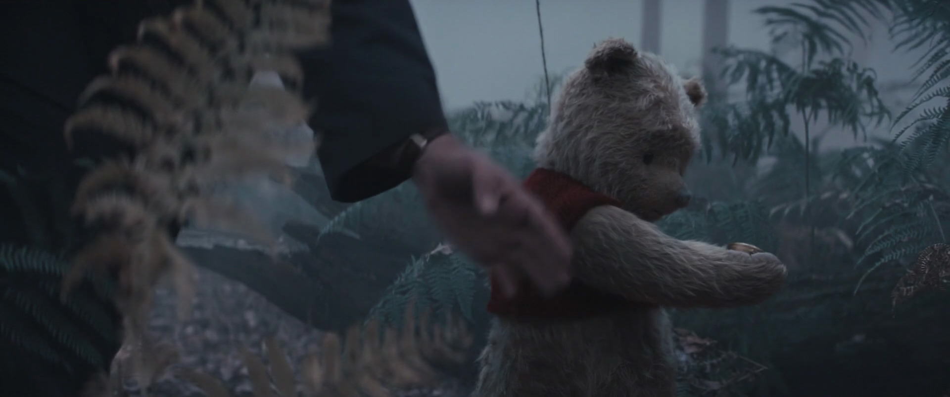 Christopher Robin (2018) - Animation Screencaps.com