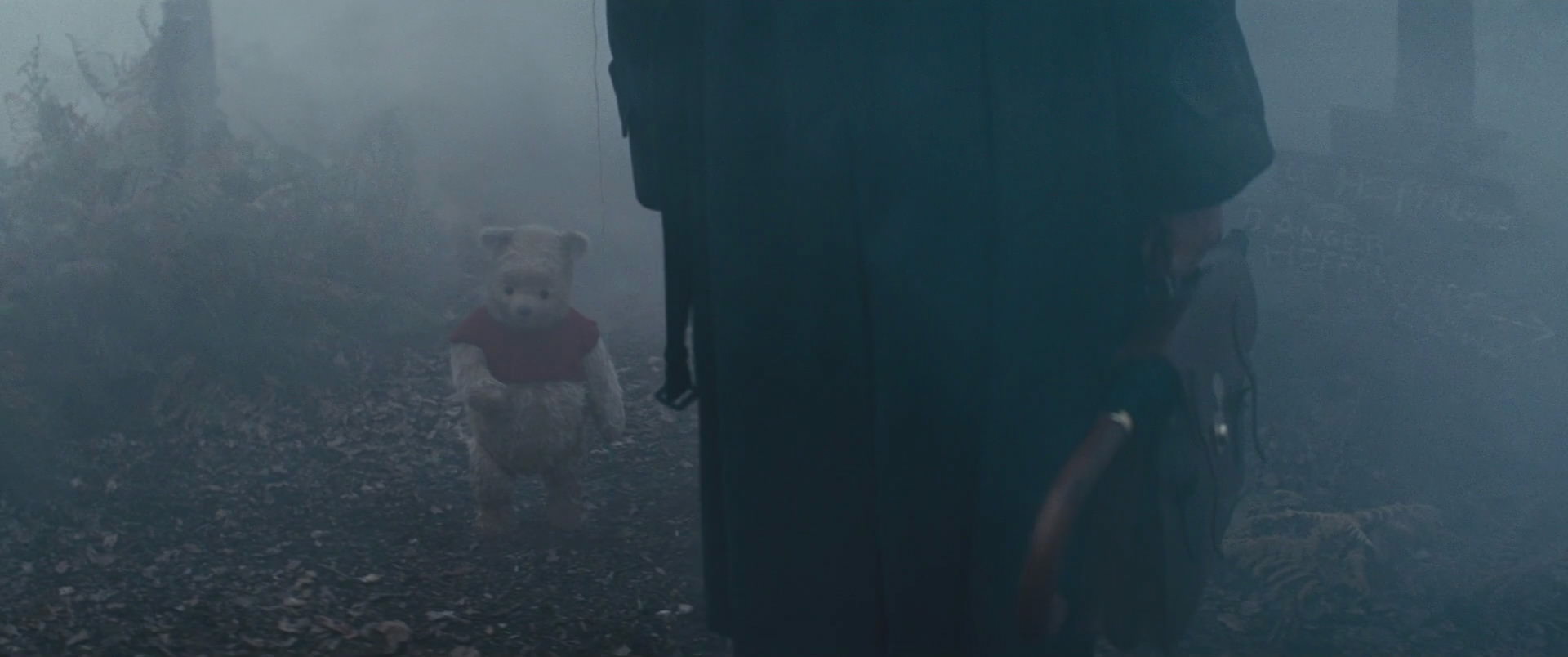 Christopher Robin (2018) - Animation Screencaps.com