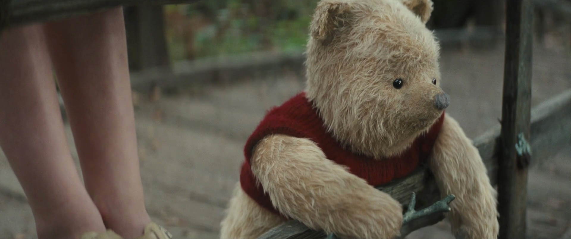 Christopher Robin (2018) - Animation Screencaps.com