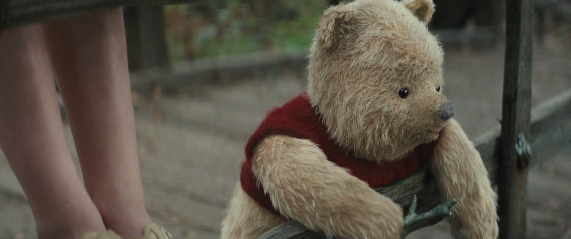 Christopher Robin (2018) - Animation Screencaps.com