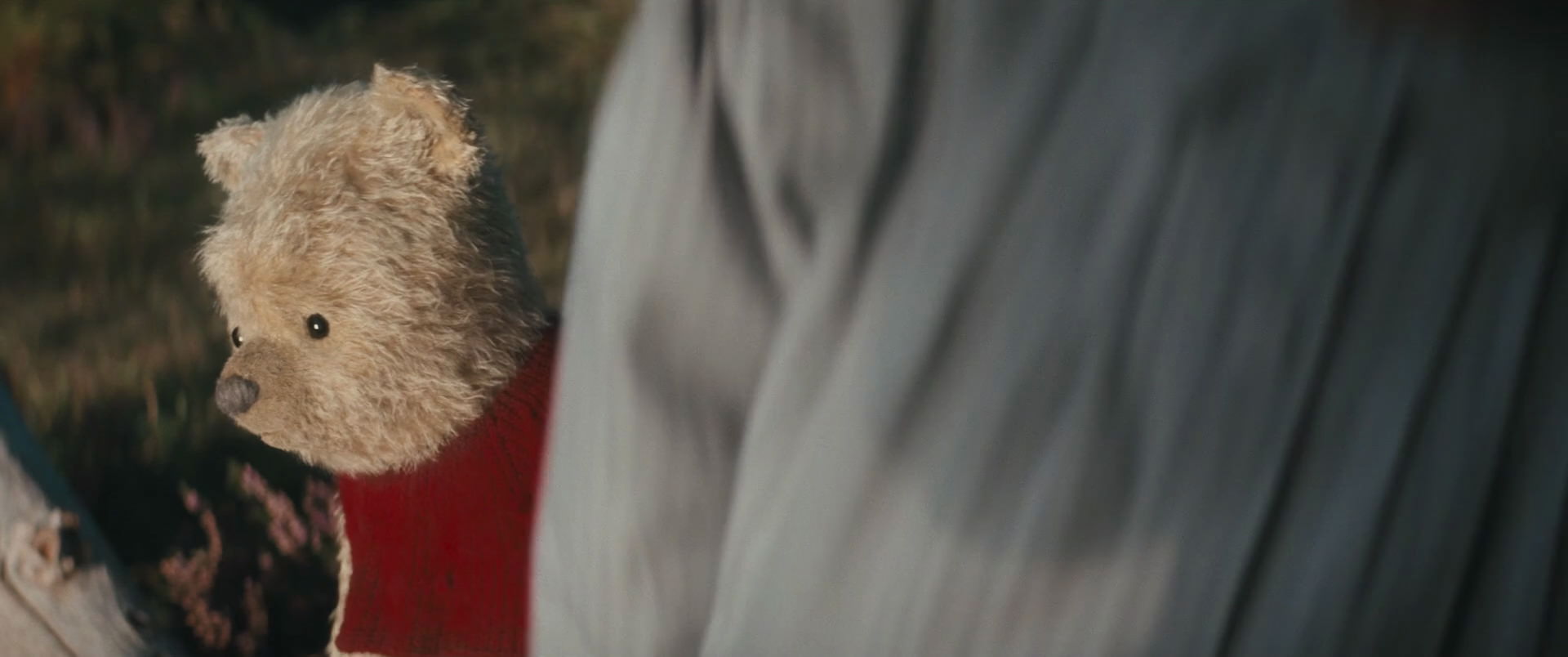 Christopher Robin (2018) - Animation Screencaps.com