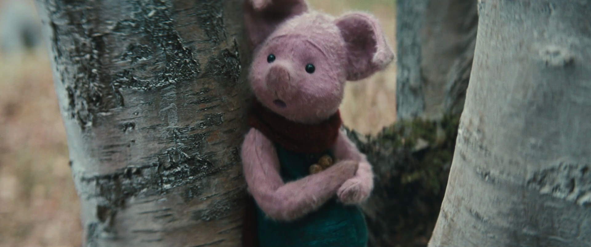 Christopher Robin (2018) - Animation Screencaps.com