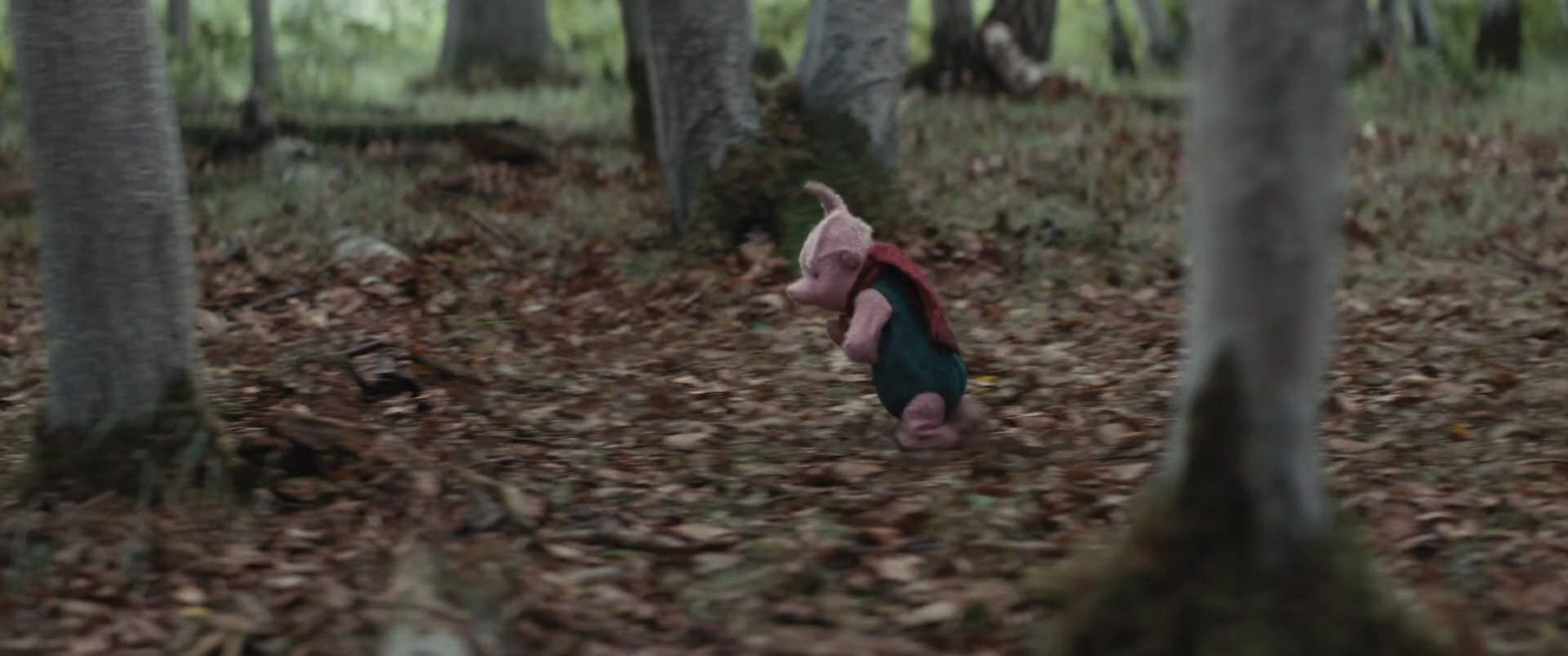 Christopher Robin (2018) - Animation Screencaps.com
