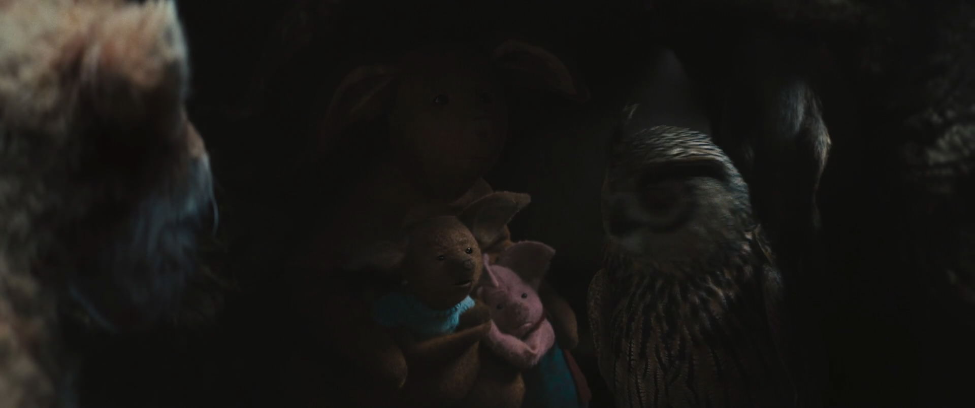 Christopher Robin (2018) - Animation Screencaps.com