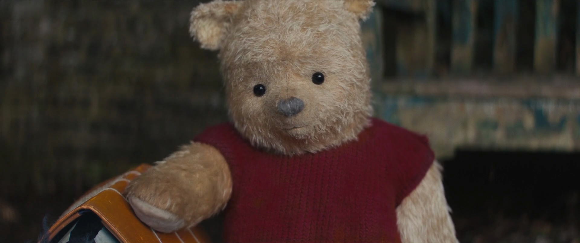 Christopher Robin (2018) - Animation Screencaps.com