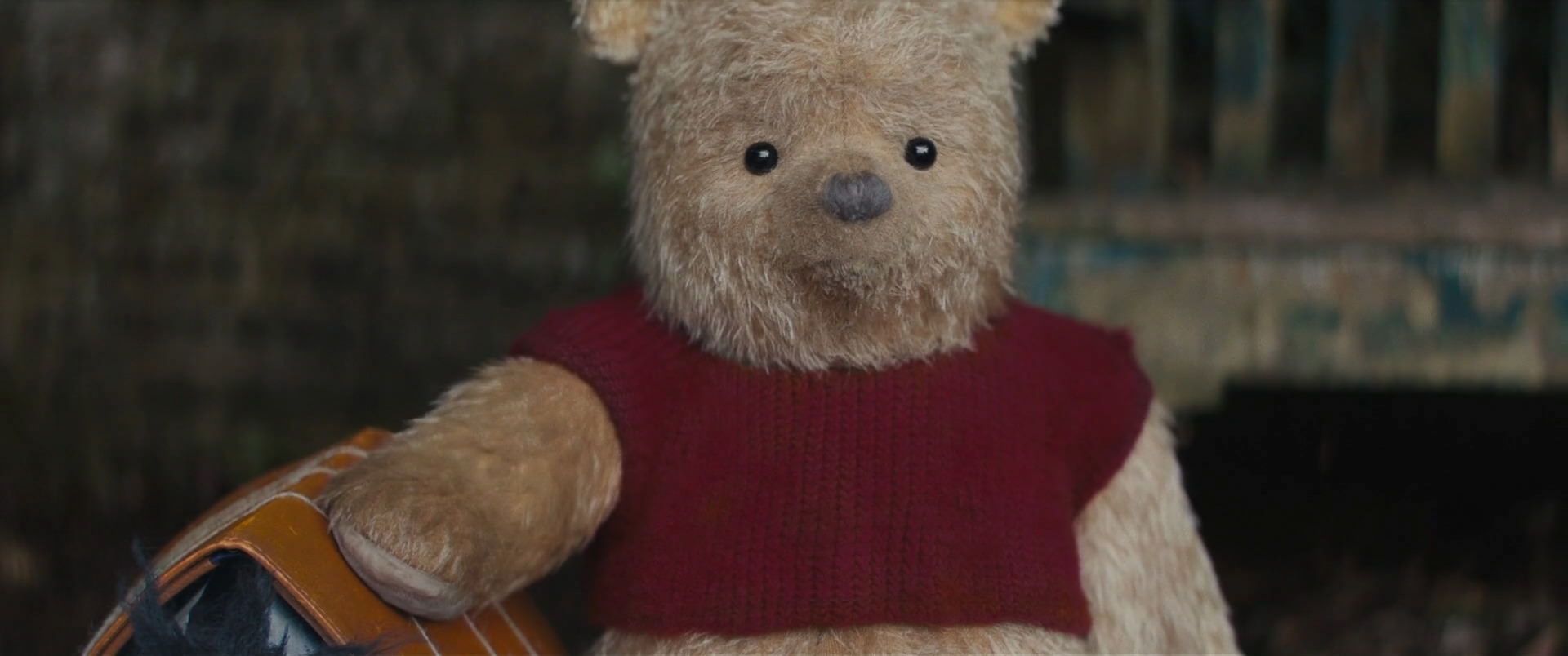 Christopher Robin (2018) - Animation Screencaps.com