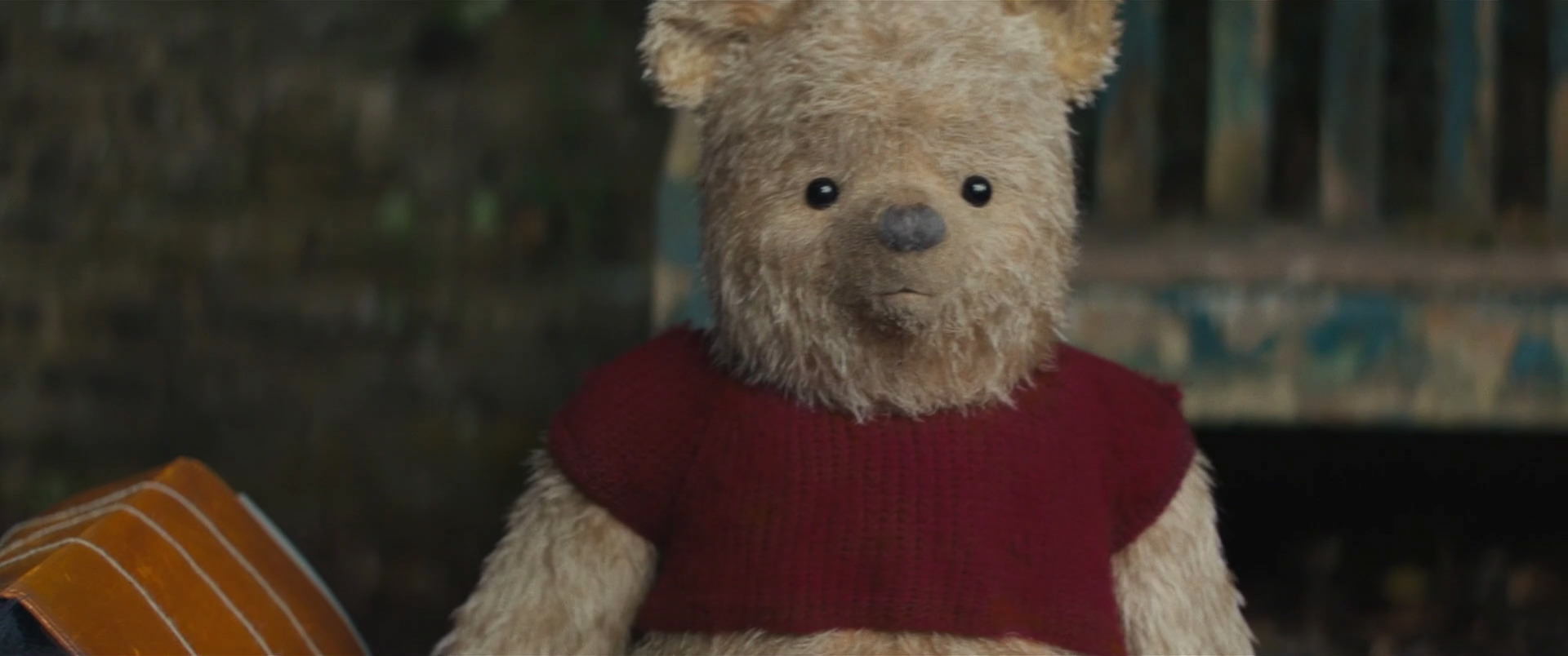 Christopher Robin (2018) - Animation Screencaps.com