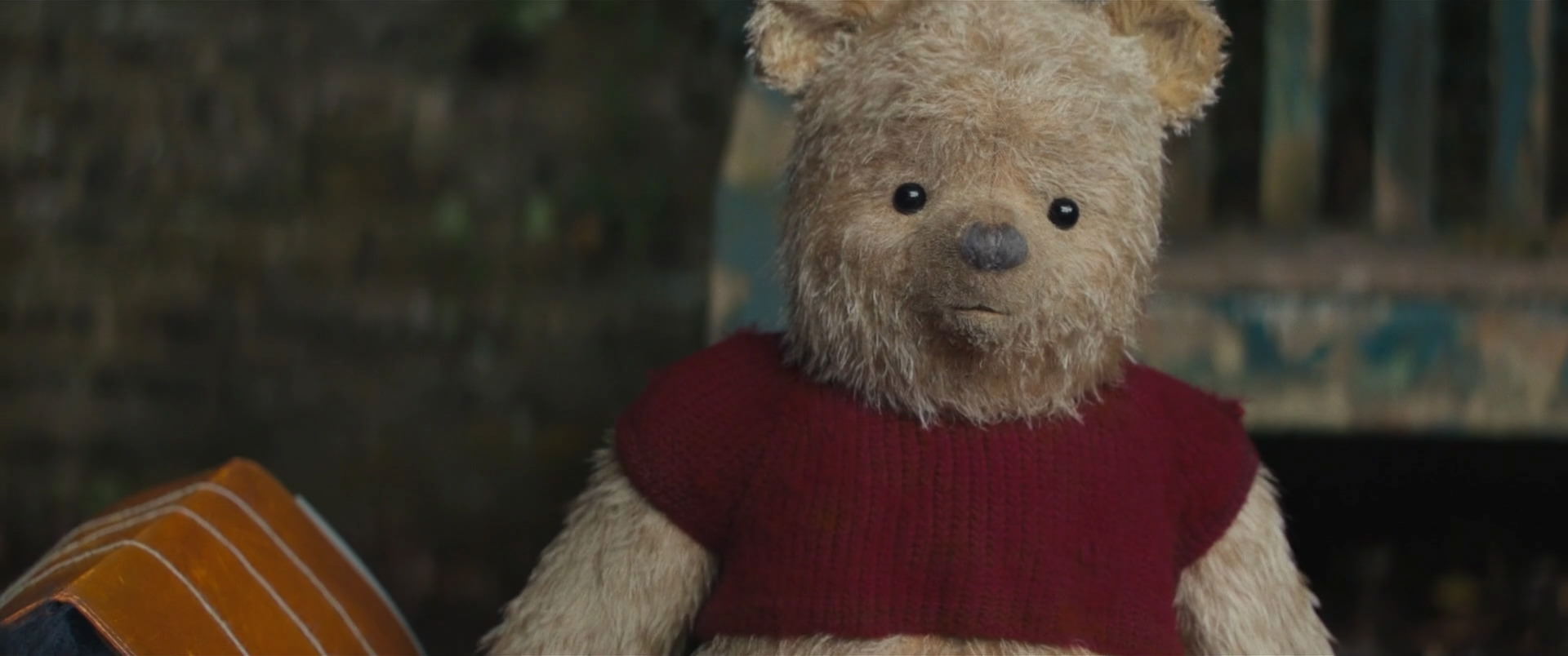 Christopher Robin (2018) - Animation Screencaps.com