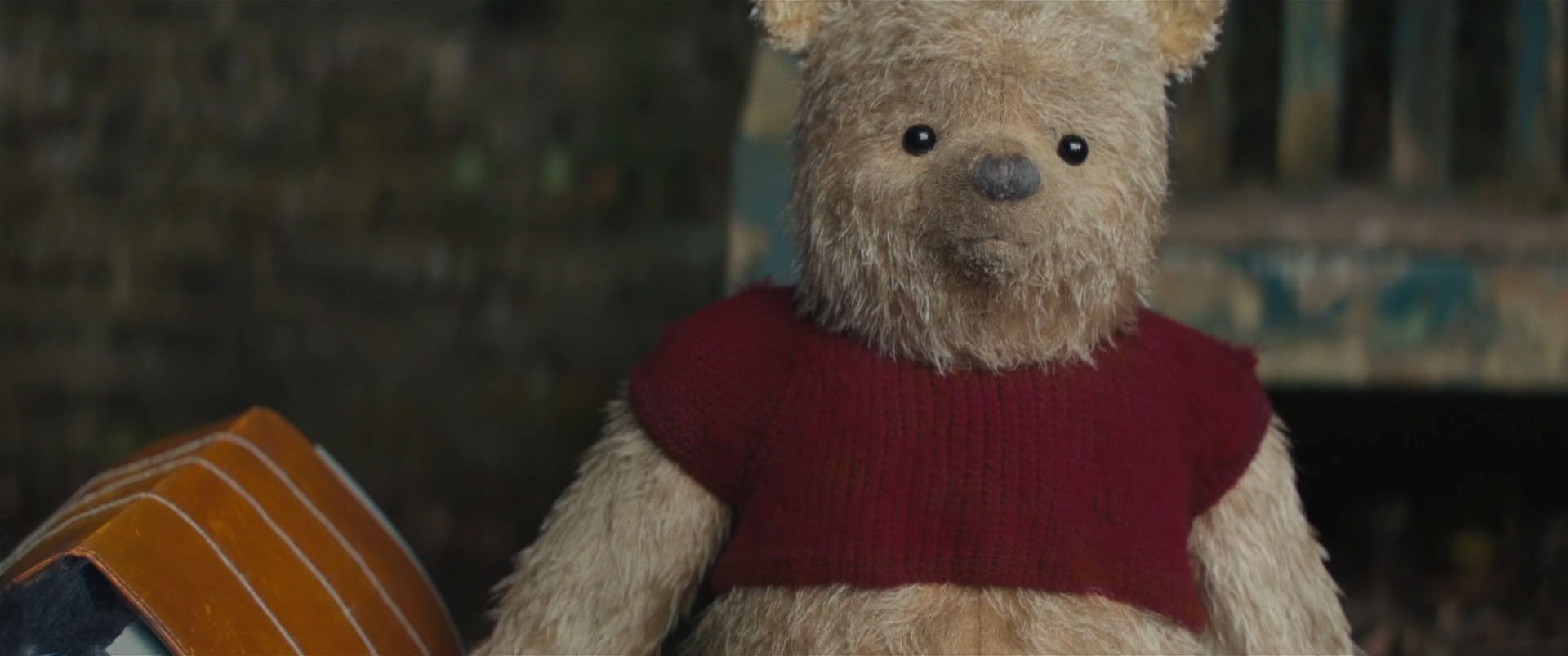 Christopher Robin (2018) - Animation Screencaps.com