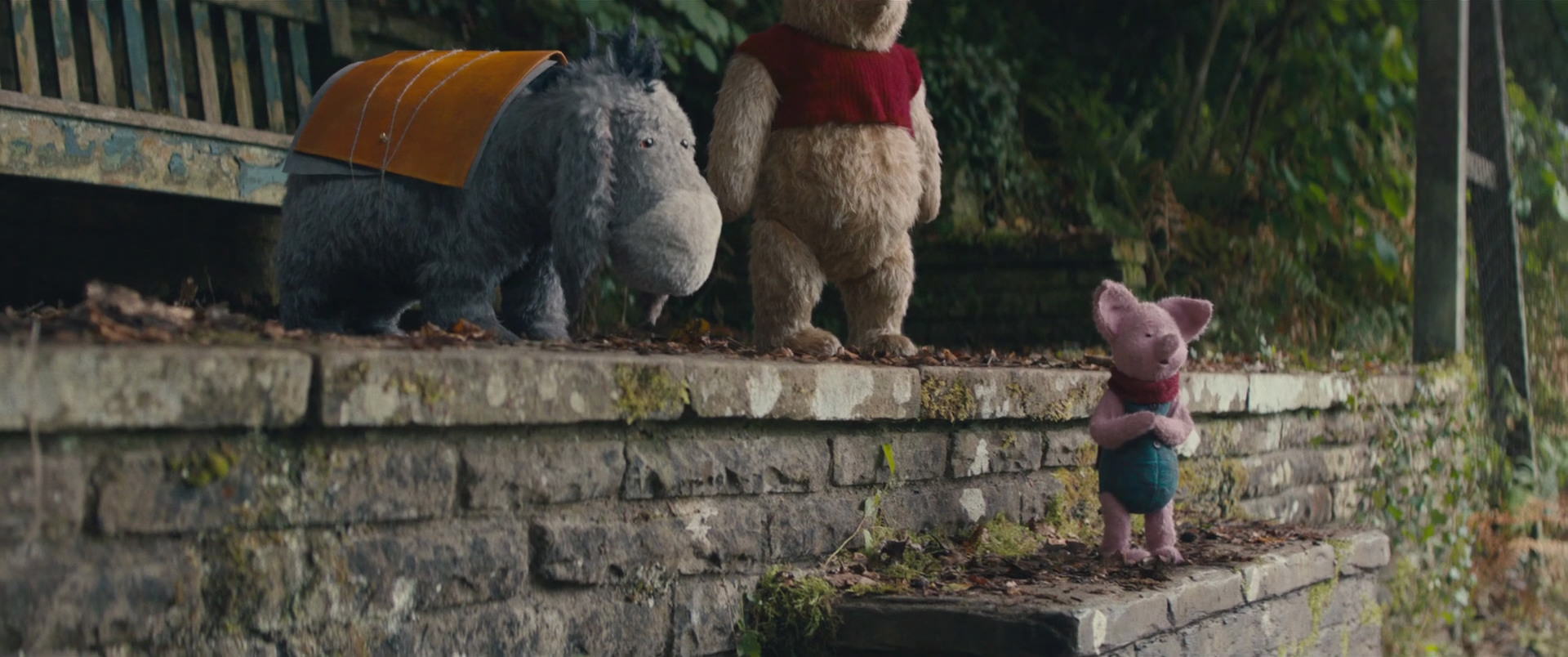 Christopher Robin (2018) - Animation Screencaps.com