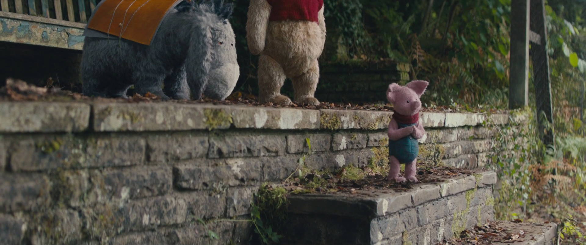 Christopher Robin (2018) - Animation Screencaps.com